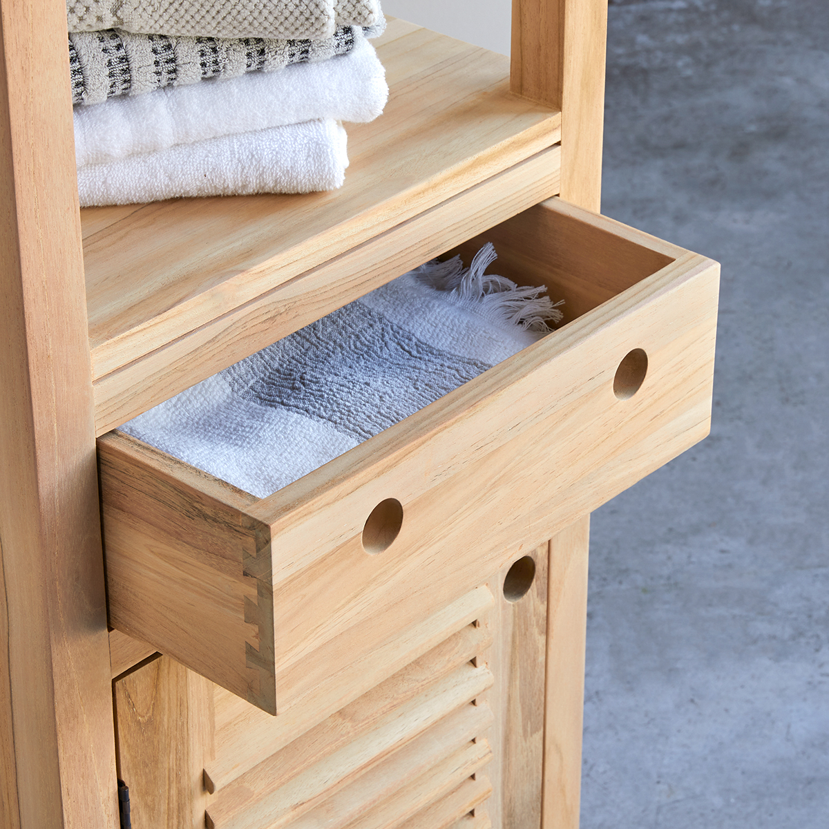 Colonne en teck 190 cm - Rangements pour la salle de bain - Tikamoon