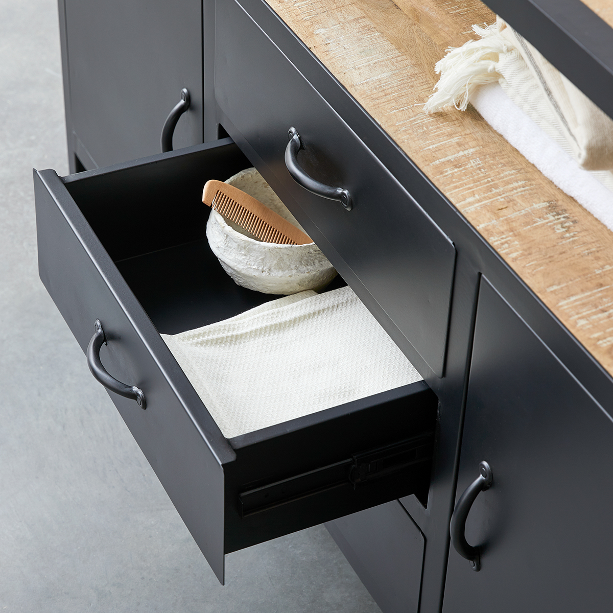 Tikamoon : Industriel - Solid mango wood and metal vanity unit 140 cm