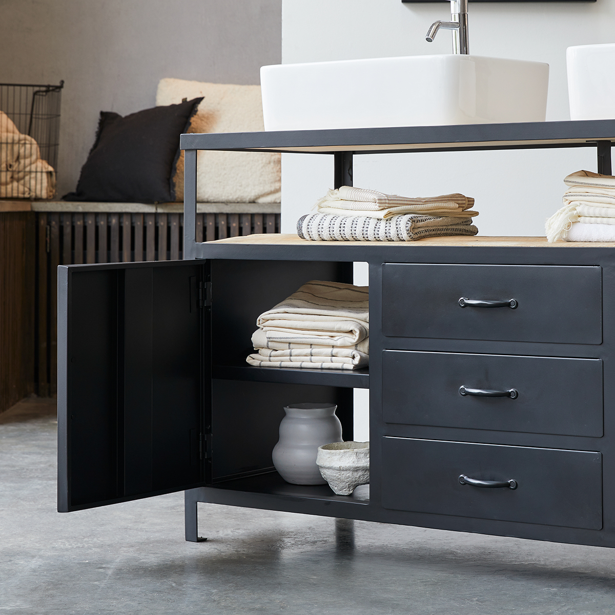 Tikamoon : Industriel - Solid mango wood and metal vanity unit 140 cm